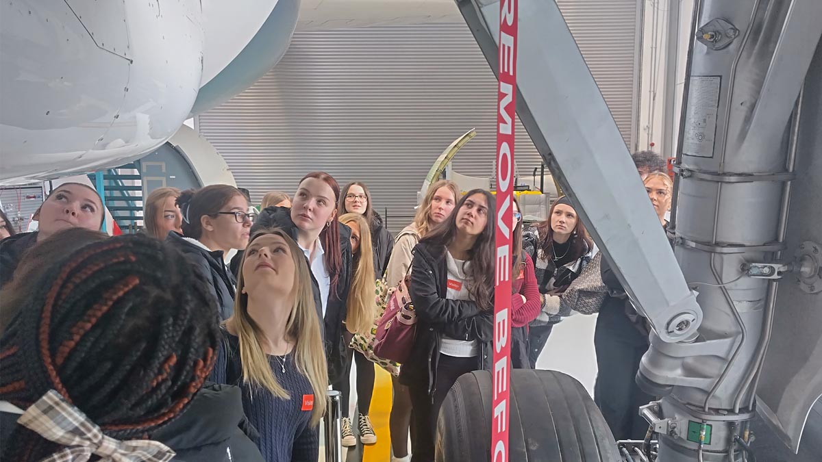 Travel and Tourism Students Take To The Skies with Immersive Aviation ...